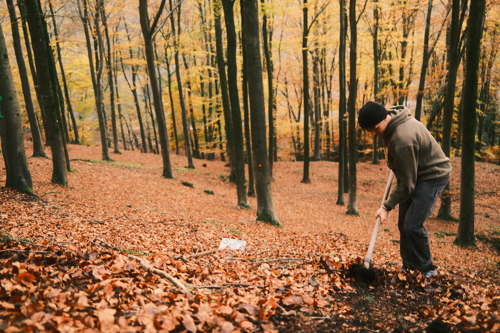 Video: Alex Storr Tames the Slop in 'Straight Outta Wrexham' - Pinkbike