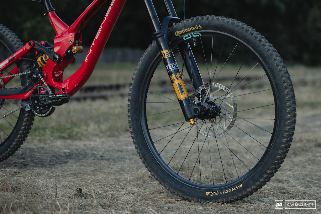 Bike Check: Louise Ferguson's Intense M1 - Red Bull Hardline Tasmania ...