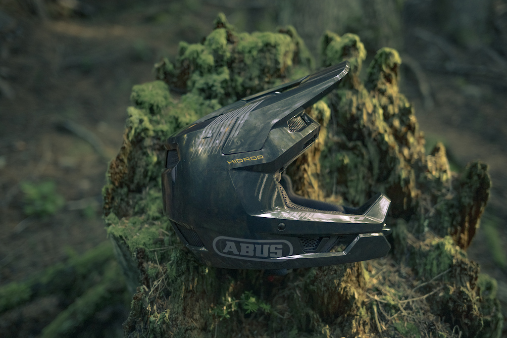 Video: ABUS Mixtape with Kirsten Van Horne & Ian Morrison - Pinkbike