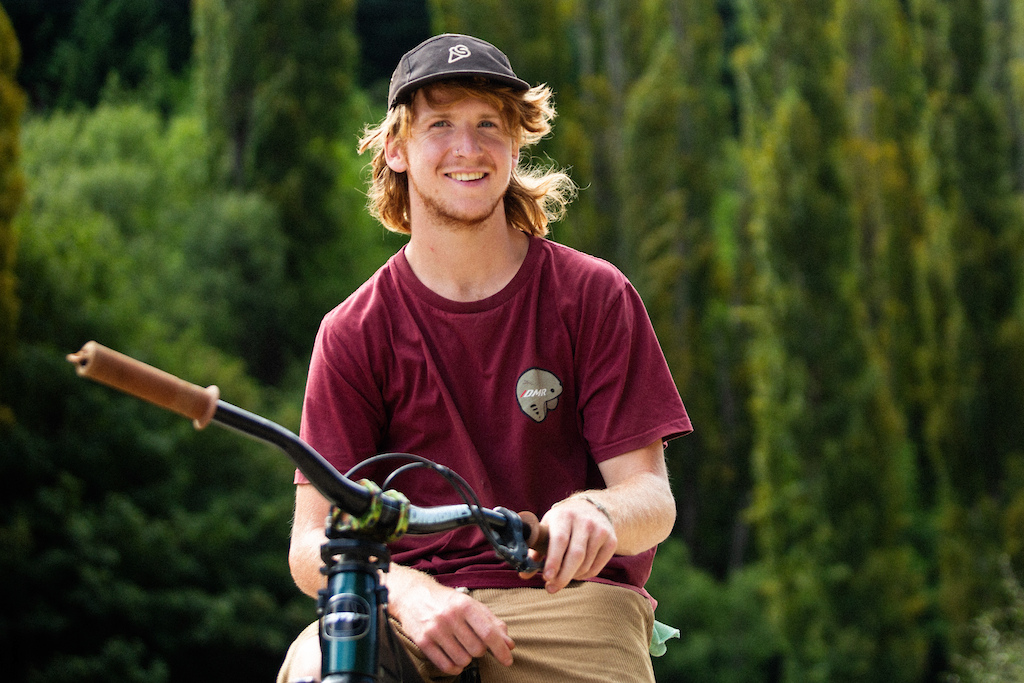 Video: Stylish Dirt Jump Sends for 'Zesty in Zealand' - Pinkbike