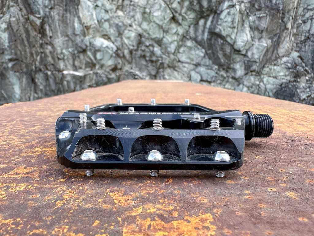 Review: Yoshimura's New Chilao SS Flat Pedals - Pinkbike