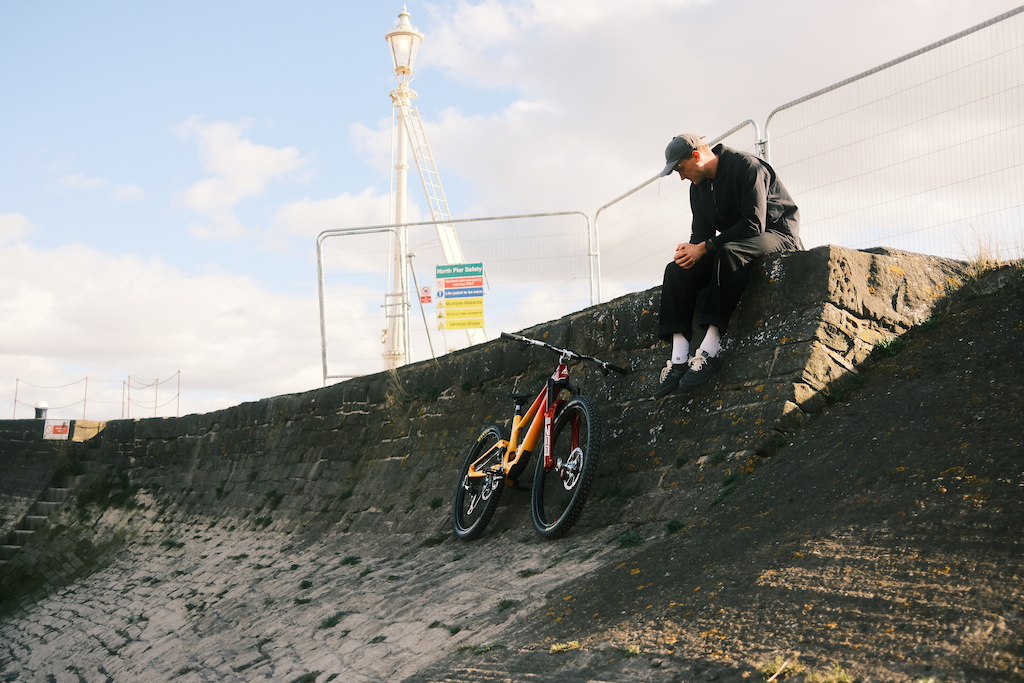 Must Watch: Alex Storr Ripping Home Turf on the Dreadnought V2 - Pinkbike