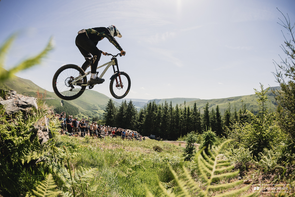 Bike Check: Craig Evans' Airdrop Slacker - Pinkbike