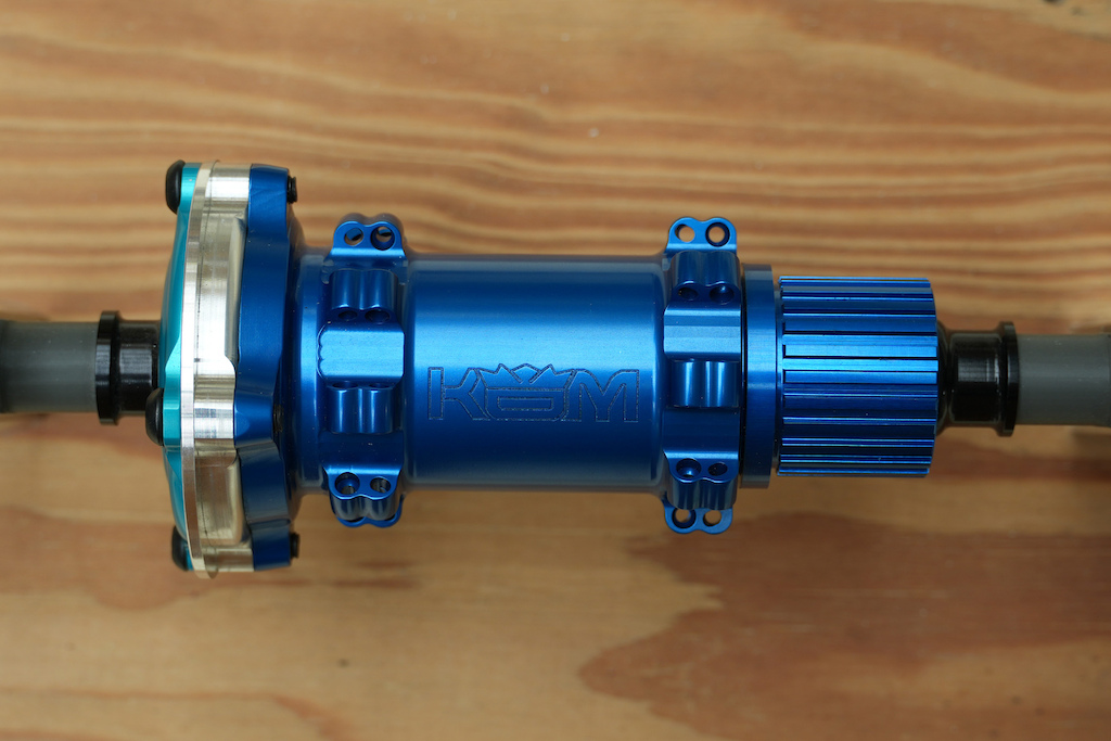 First Look: KOM Xeno Infinity Drive Hubs Push from the Disc Side - Pinkbike