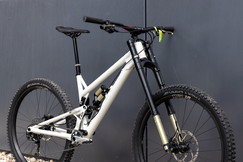 Intend's New USD Fork, Trail Brakes, & Cranks - Eurobike 2024 - Pinkbike