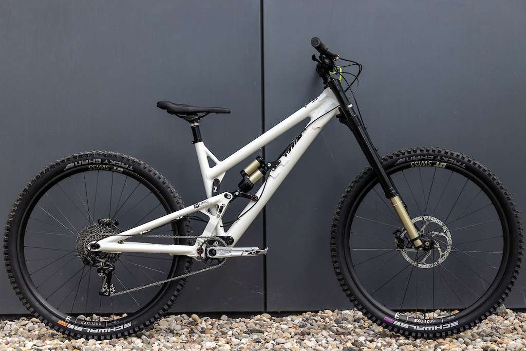 Intend's New USD Fork, Trail Brakes, & Cranks - Eurobike 2024 - Pinkbike