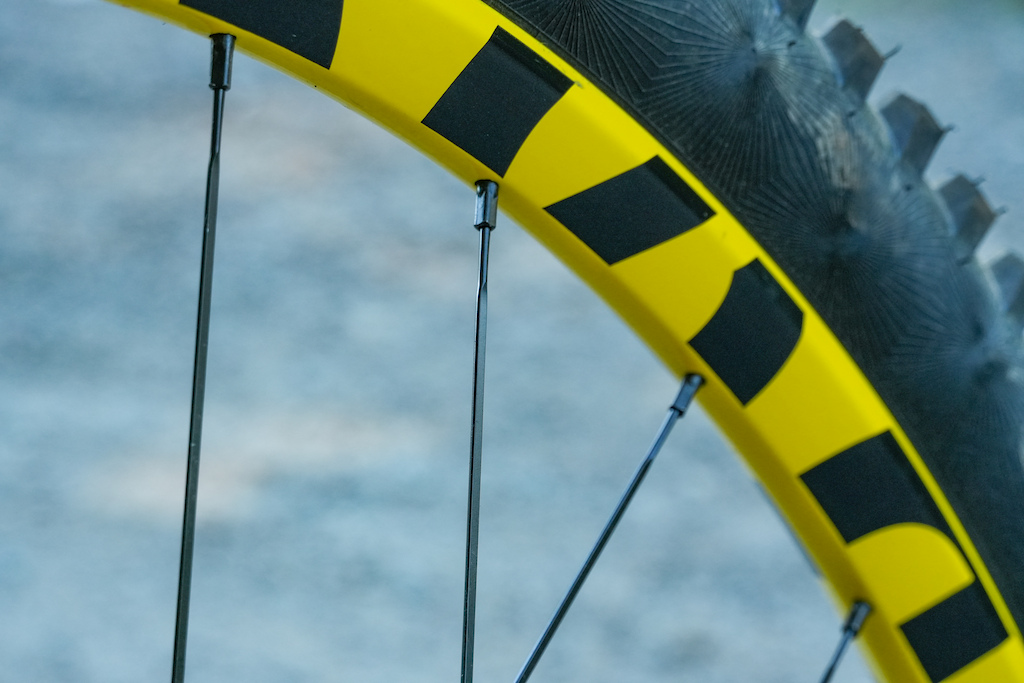 Review: Mavic Deemax DH YLW - A Classic Downhill Wheelset - Pinkbike