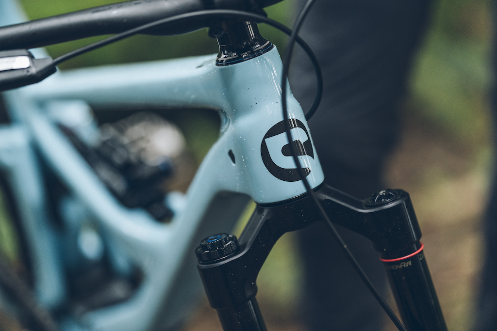 First Ride: Spot Mayhem 140 - A Trail Bike With a Titanium Leaf Spring ...