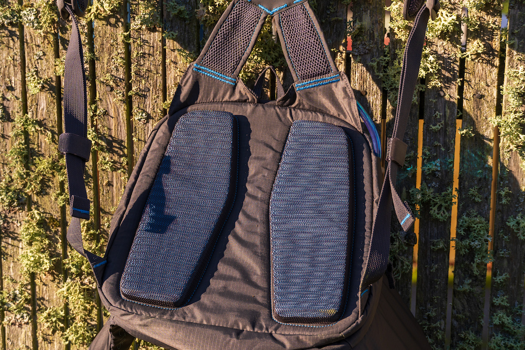 Review: The Arctos Epic is a Unique High-Volume Hip Pack - Pinkbike