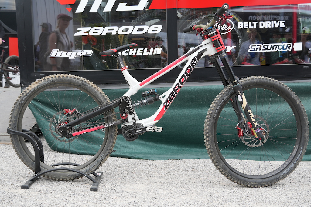 Bike Check: Oli Clark's Zerode G3 - 2025 Leogang DH World Cup - Pinkbike