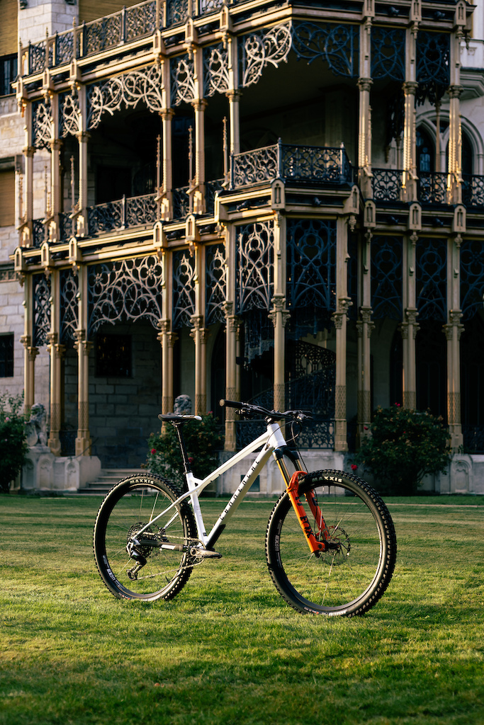 Commencal Releases New META HT V3 With Another Top Tier Hardtail Video ...