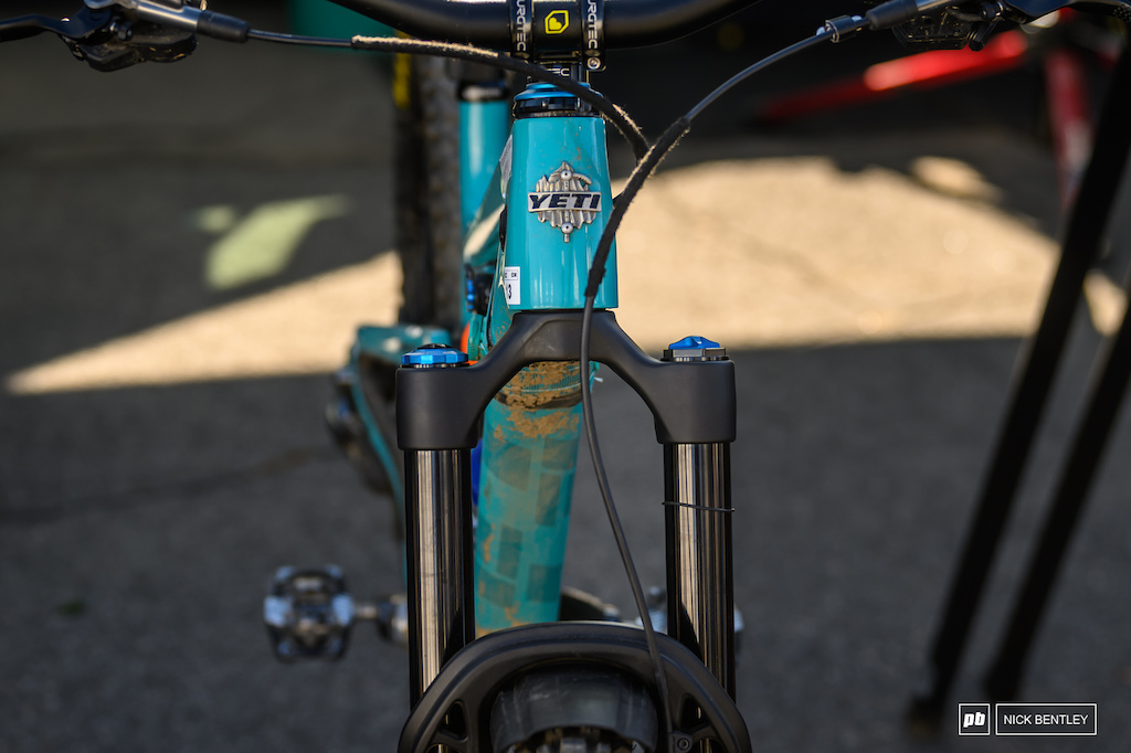 Spotted: New Fox 38 RAD Prototype - Pinkbike