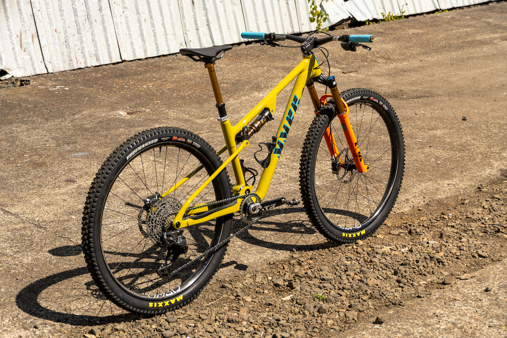 Bike Check: Handmade Carbon Downcountry From Montenegro Manufacturing ...