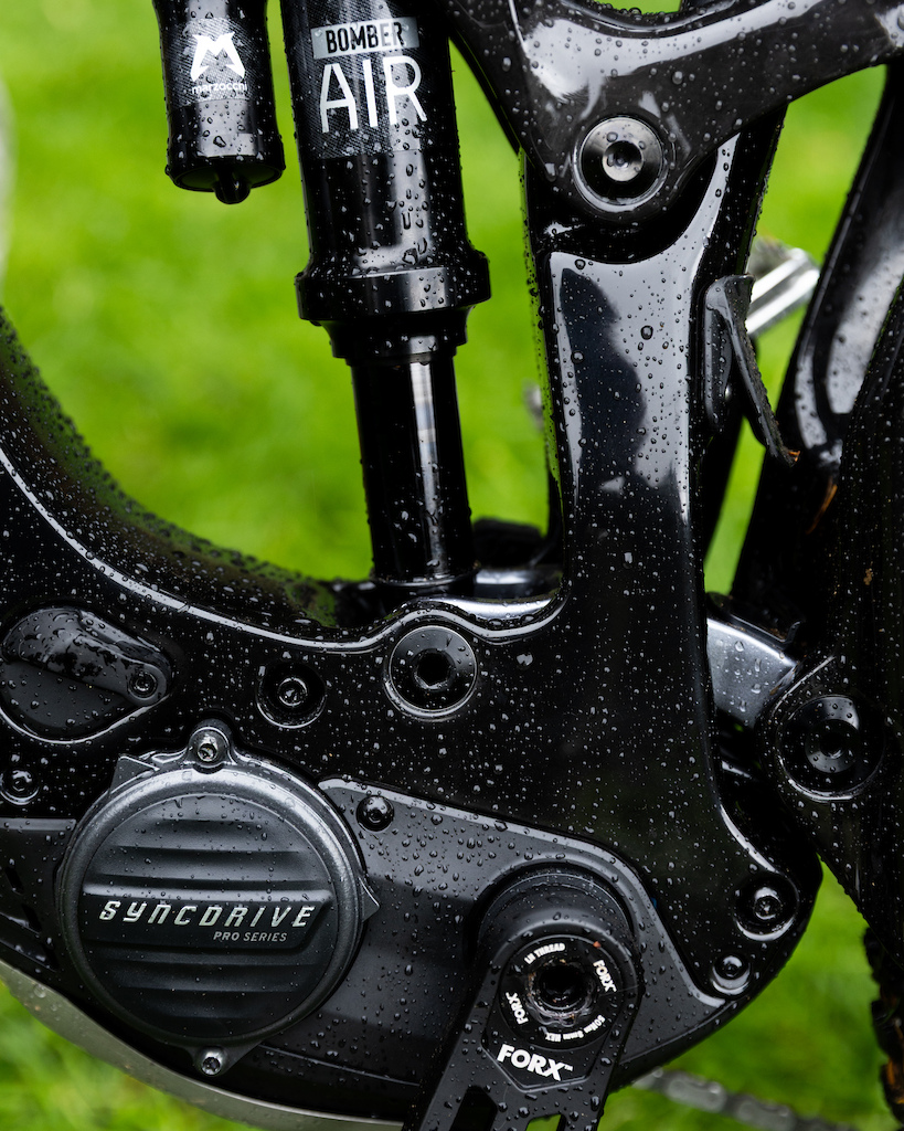 Video: Reece Wallace Goes Huge On His E-Bike - Pinkbike