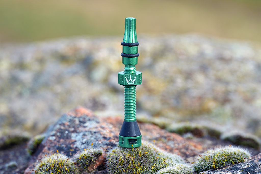 Peaty's Holeshot Fast Flow Tubeless Valves Claim 200% the Air Flow of ...