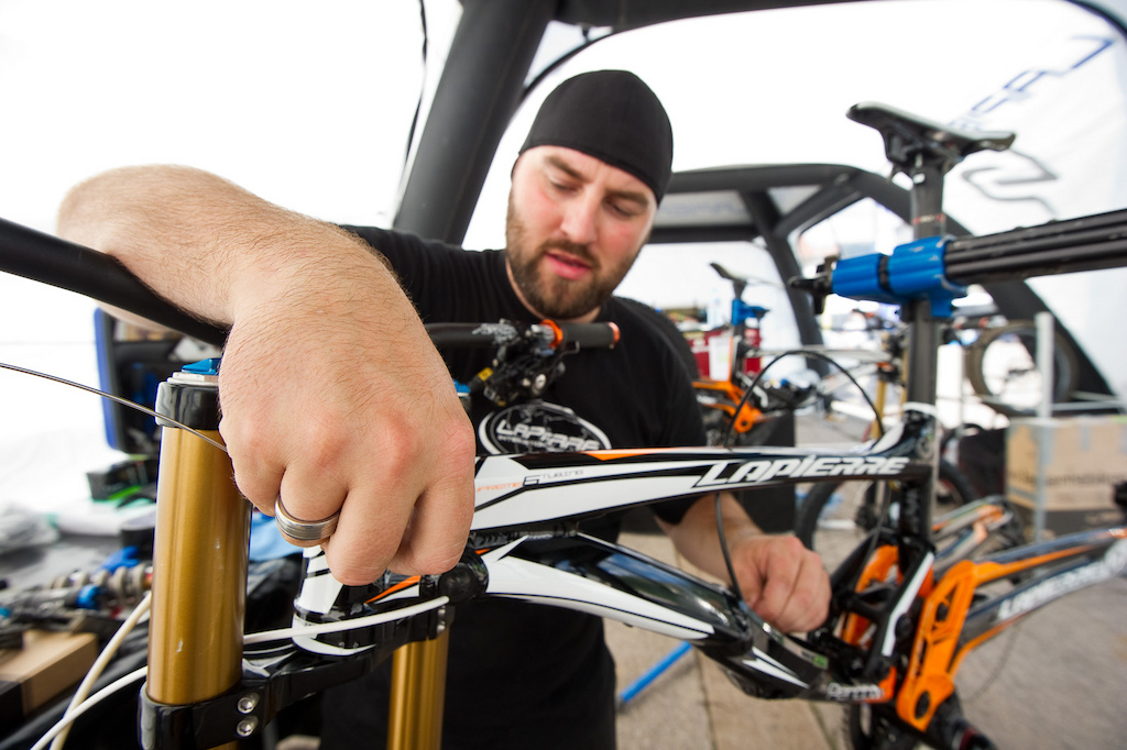 La Bresse World Cup DH Day 1 - Pinkbike