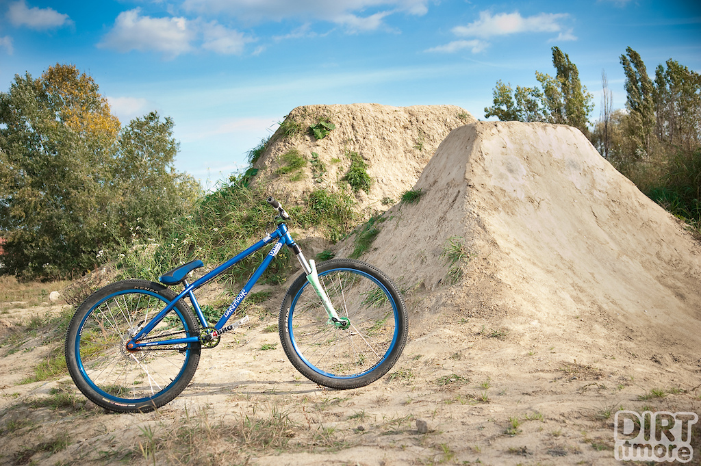 Piotrek Krajewski at Quinnie 2012 at Kazoora in Warszawa, Poland - photo by dart-bikes - Pinkbike