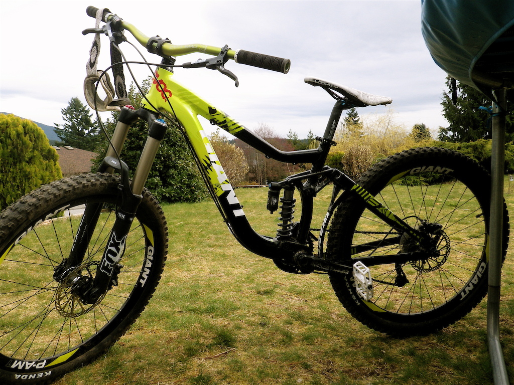 2011 giant reign sx at my yard in Gibsons, British Columbia, Canada ...