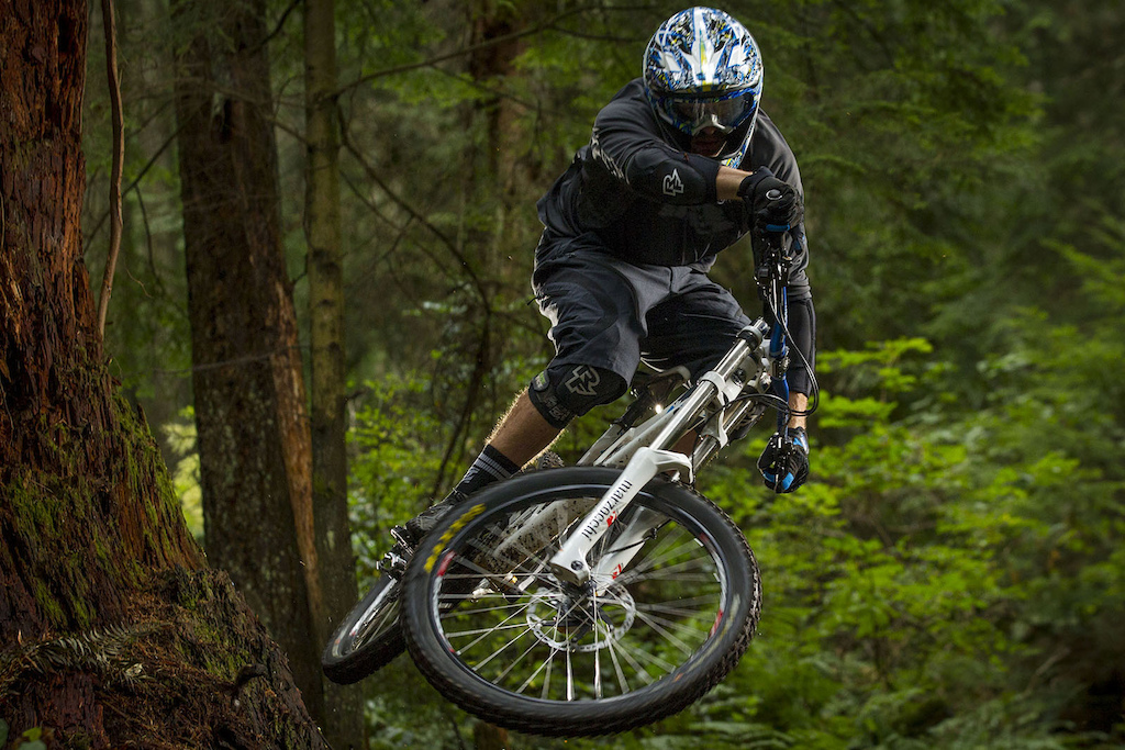 First Look: Race Face 2013 Men's Gear - Pinkbike