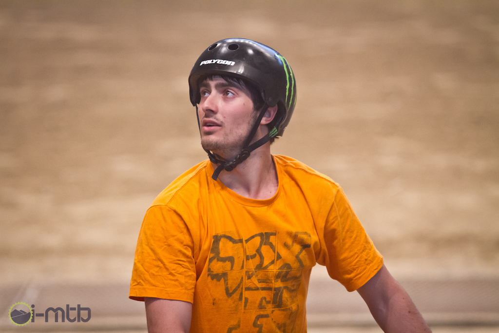 Masters of Dirt 2013 - Day 1 Practice and Setup - Pinkbike