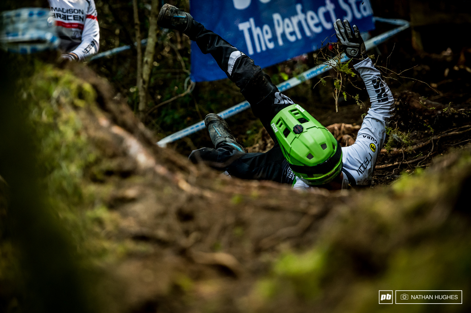 Dusty Old Bones: Qualifying - Fort William DH World Cup 2016 - Pinkbike