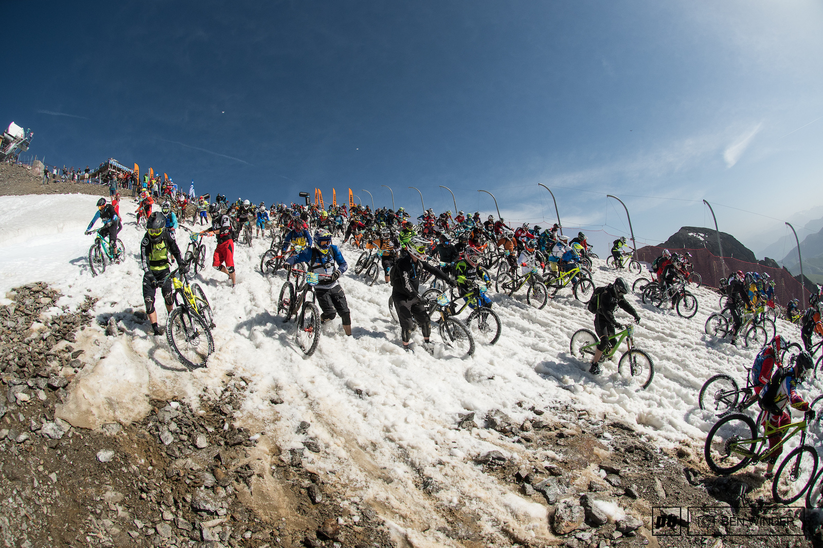 Megavalanche 2017: Saturday Racing - Photo Epic - Pinkbike