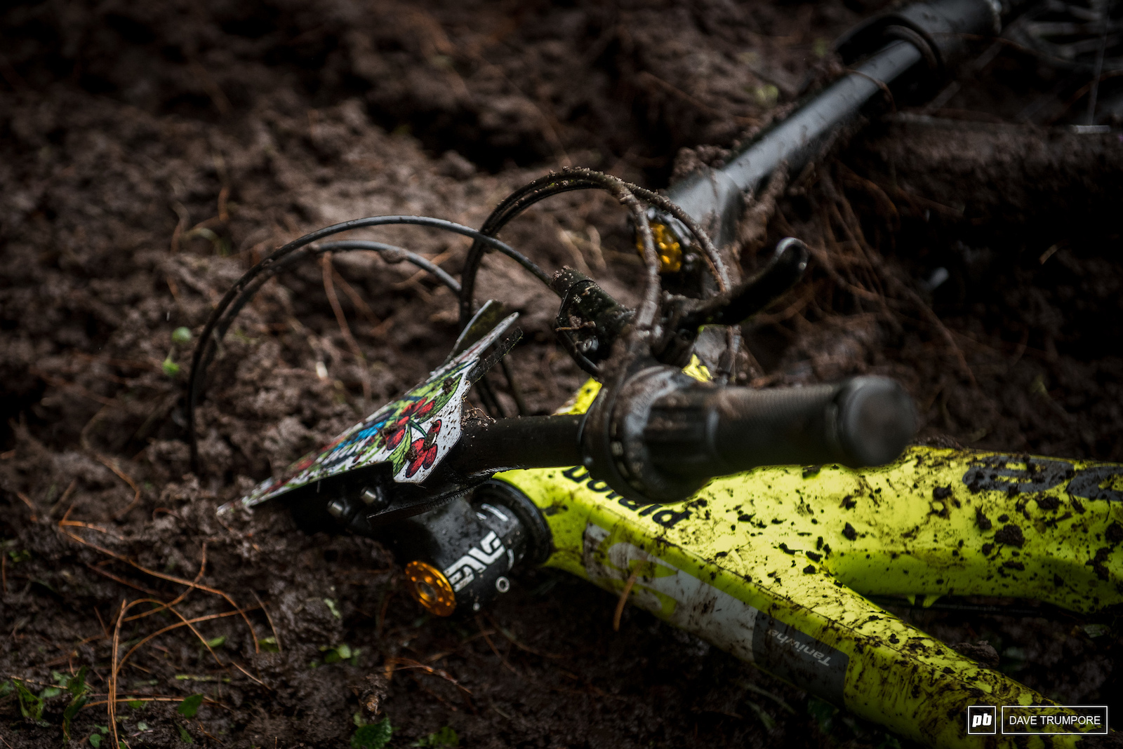 Photos from a Mucky Day of Practice at EWS Colombia - Pinkbike