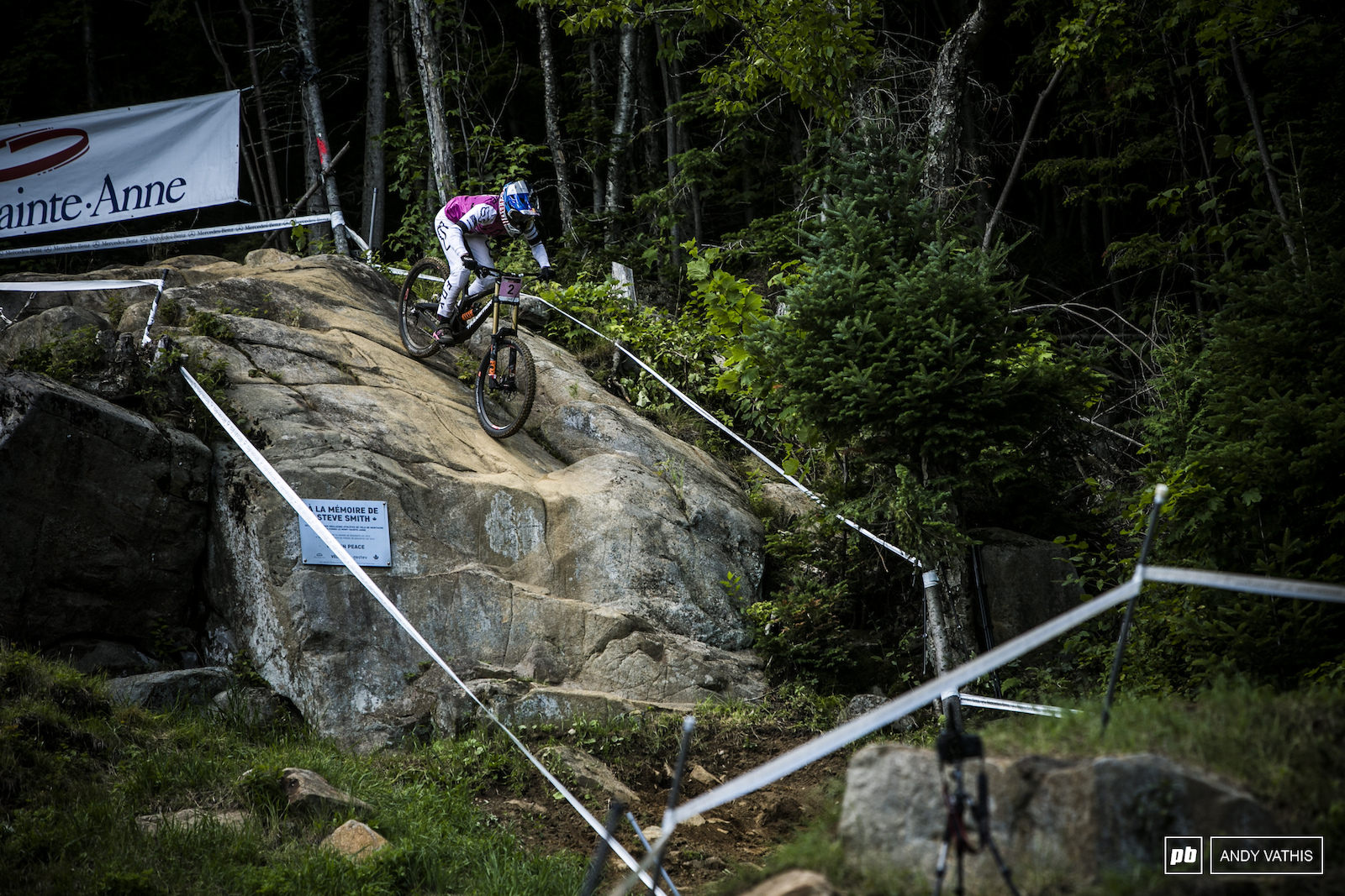 Qualifying Photo Epic: Mont-Sainte-Anne DH World Cup 2018 - Pinkbike
