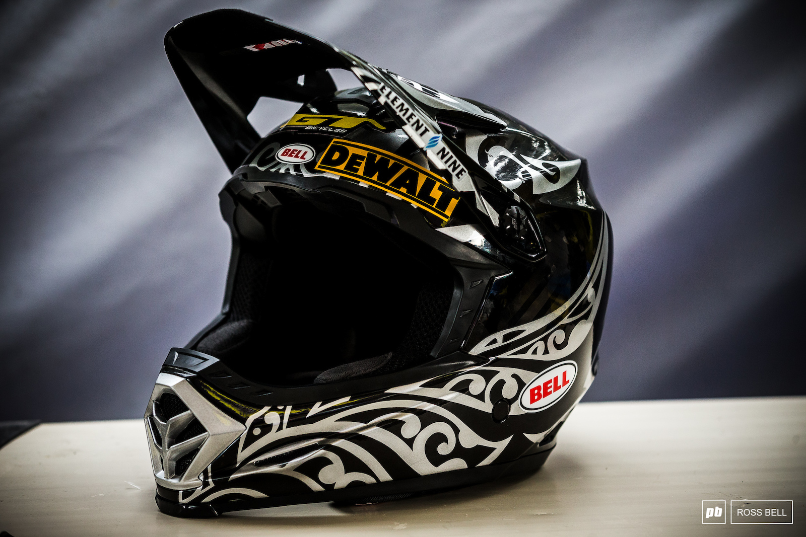 14 Custom Painted World Champs Helmets - Lenzerheide DH World Champs ...