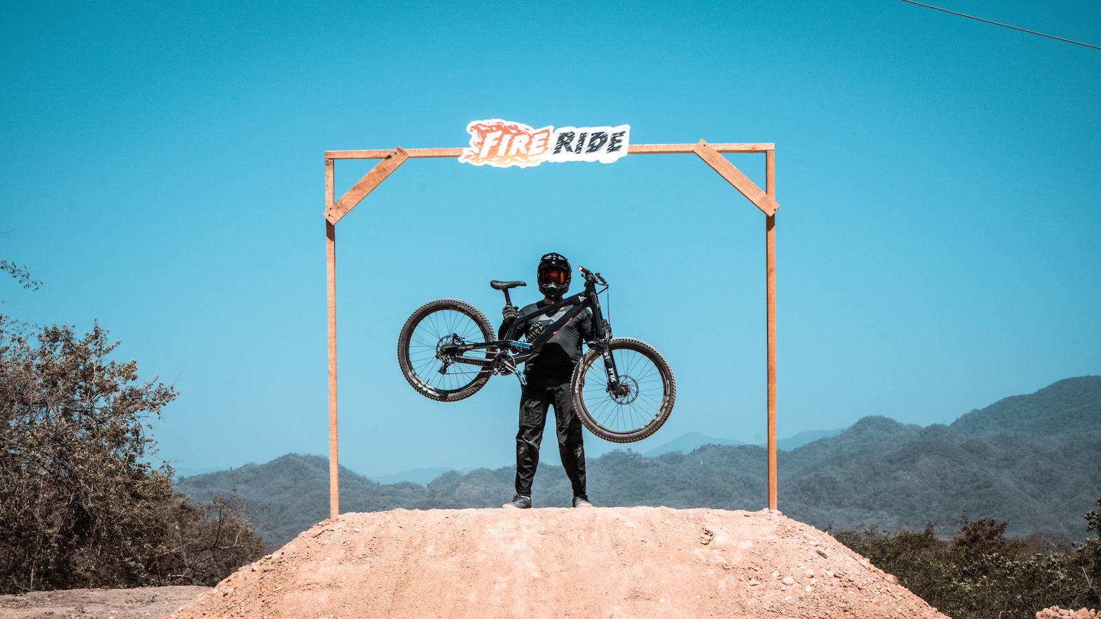 20 Freeride Bikes of Mexico's Fireride Festival - Pinkbike