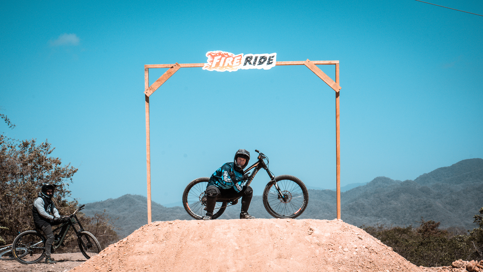 20 Freeride Bikes of Mexico's Fireride Festival - Pinkbike