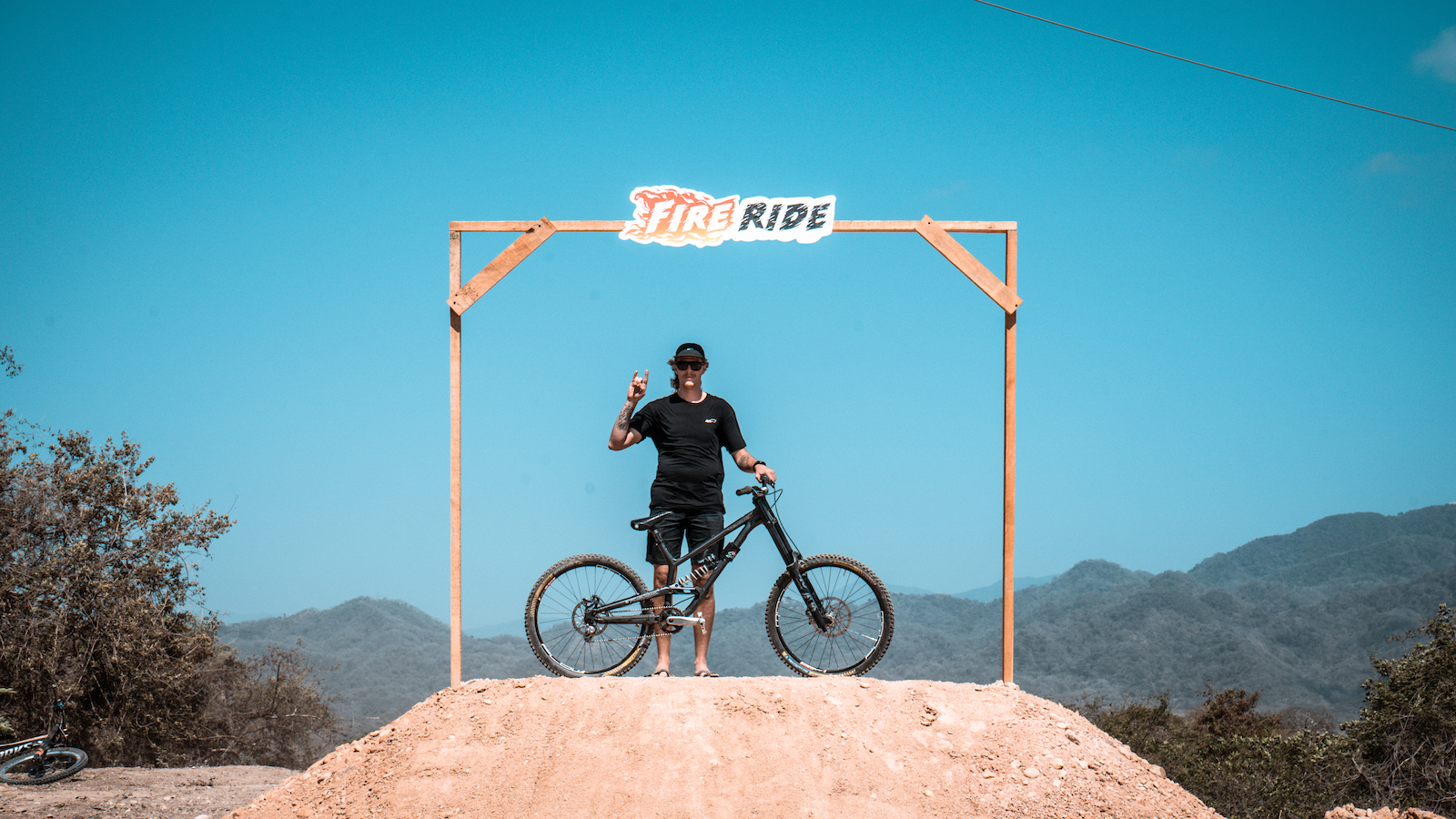 20 Freeride Bikes of Mexico's Fireride Festival - Pinkbike