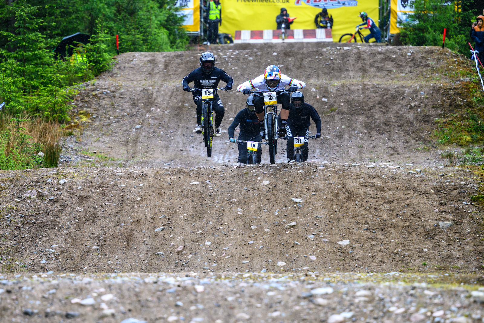 Photo Epic: 4X Protour Round 1 at Fort William - Pinkbike