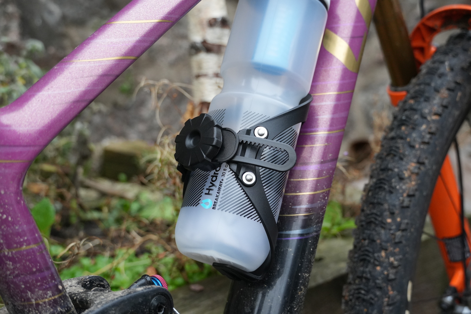 Check Out: Clean Water, Flat Pedals, a 3/4 Helmet & Fox Pads - Pinkbike