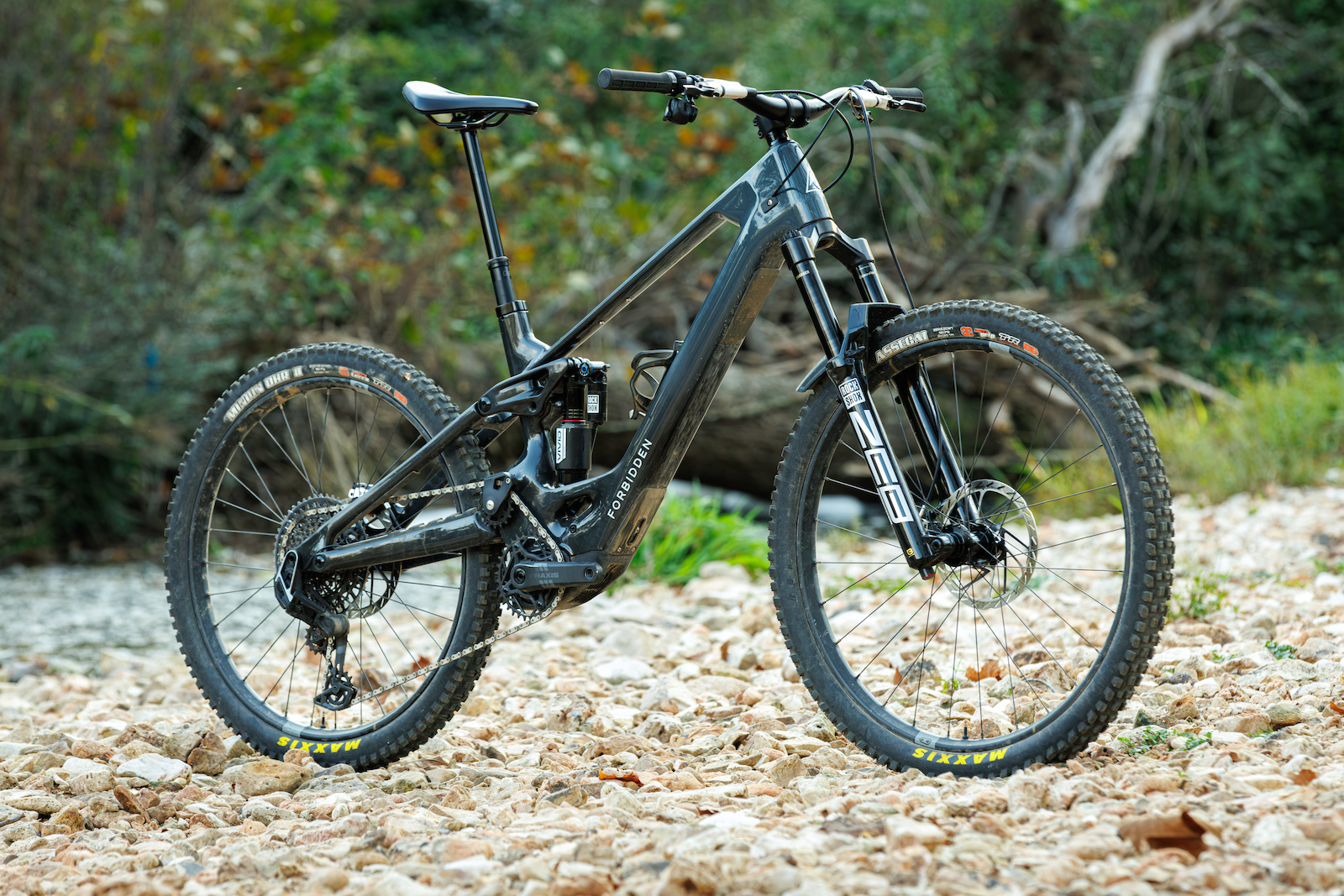 Review: The Forbidden Druid CorE Shines on the Climbs - Pinkbike
